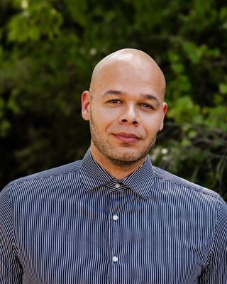 Photo of Dr. Aaron Carter, PsyD, Pre-Licensed Professional