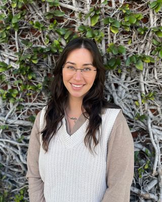 Em Scott, Marriage & Family Therapist Associate, Los Angeles, CA, 90027 ...