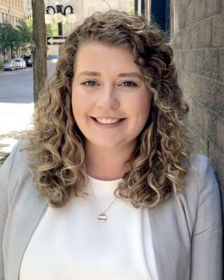 Sarah Birmingham's Instagram, Twitter & Facebook on IDCrawl