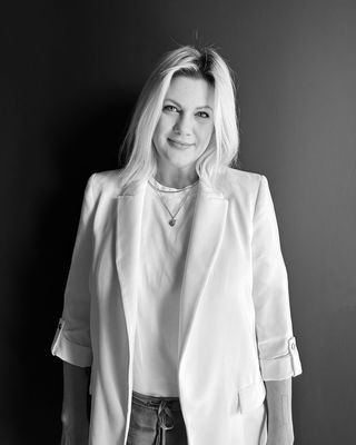 Rachel L Airth, Marriage & Family Therapist Associate, Laguna Beach, CA ...