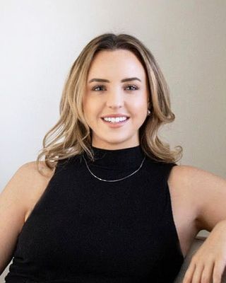 Photo of Teryn Sierra Pinneo, LSCSW, Clinical Social Work/Therapist