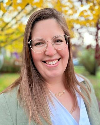 Photo of Tamar Shur, CSWA, Clinical Social Work Associate