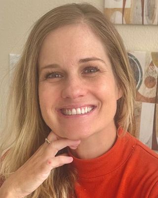 Photo of Jennifer Hunt, MS, RCSWI, EMDR, Registered Psychotherapist